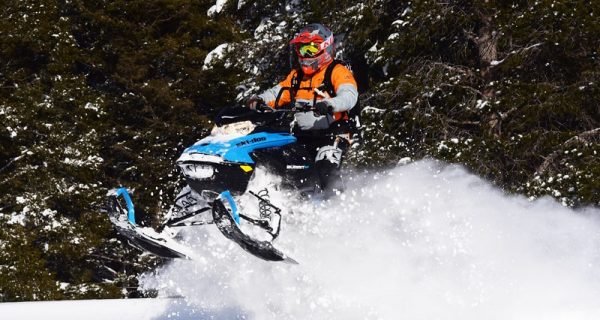 2019 Ski-Doo 600R E-TEC Summit - First Ride! | Snowtech Magazine